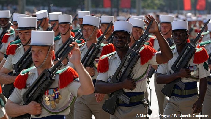 The Foreign Legion at the Champs-Elysées - Ensemble en France